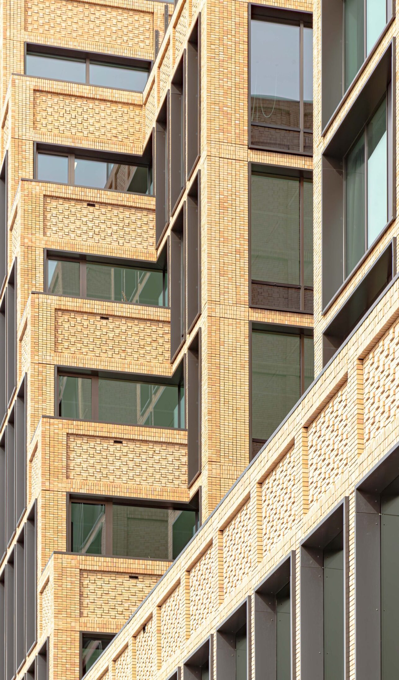 Connected Circularity at Crossover in Amsterdam - FRONT®