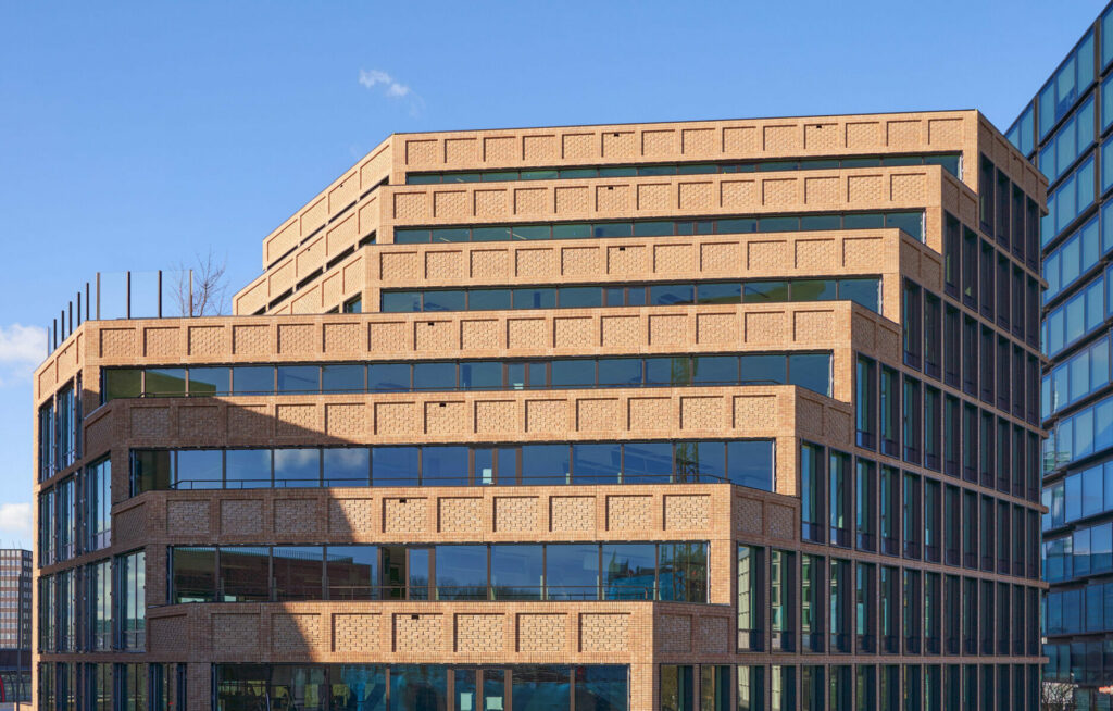 Connected Circularity at Crossover in Amsterdam - FRONT®