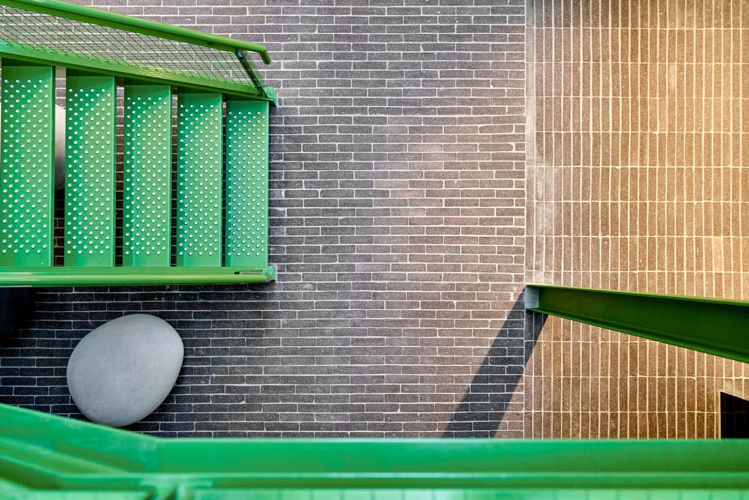 Floor from Waste at Tech Company in Amsterdam - FRONT®