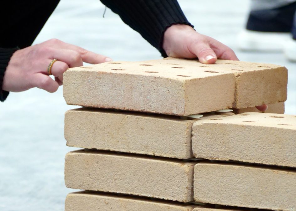 Drystack: Making Demountable Facades with StoneCycling