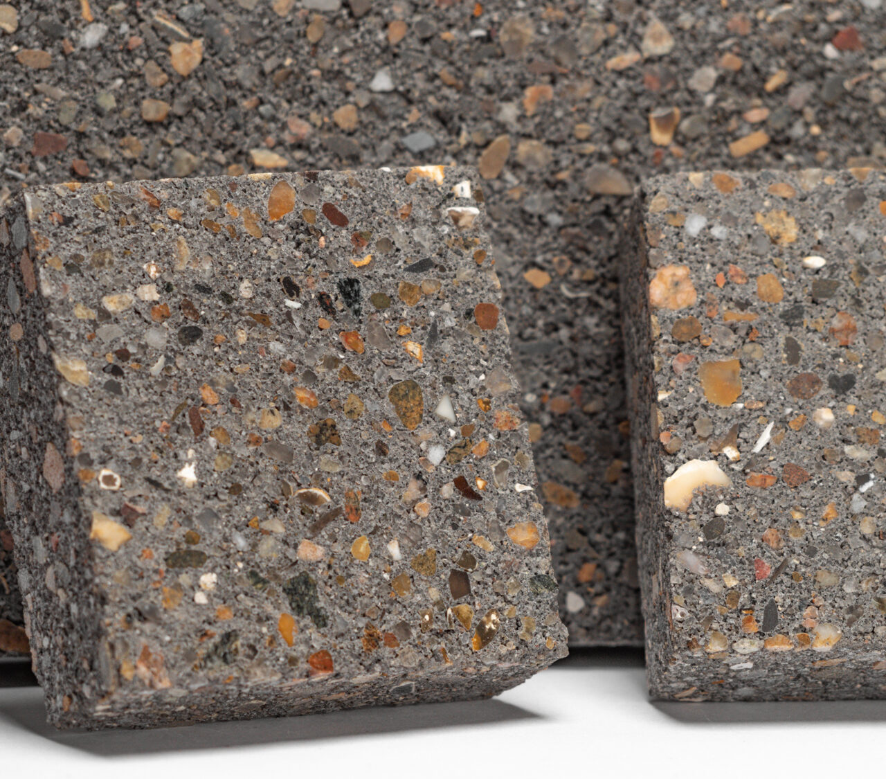 BioBasedTiles: grown with the help of bacteria | FRONT® Materials