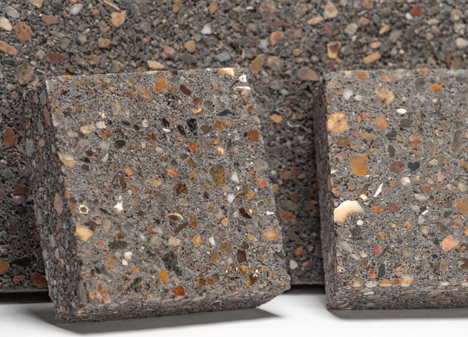 BioBasedTiles: grown with the help of bacteria | FRONT® Materials