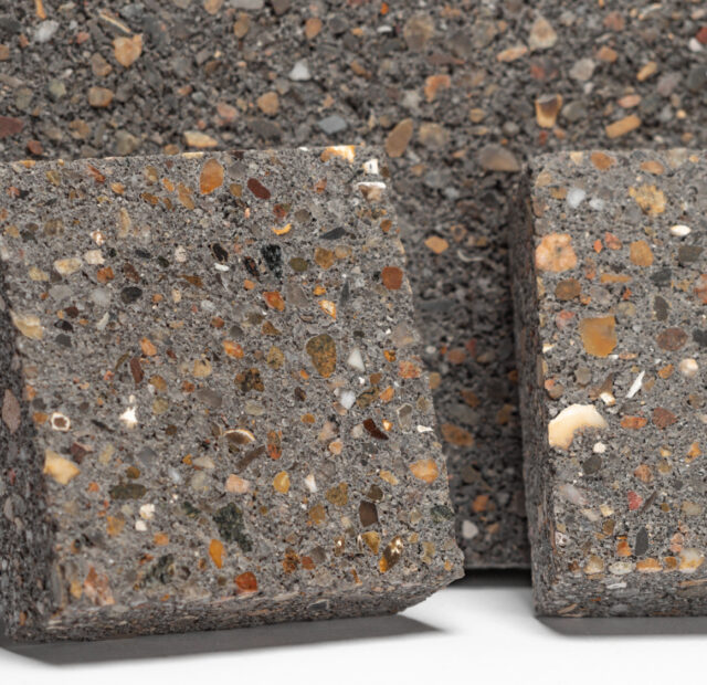 BioBasedTiles: grown with the help of bacteria | FRONT® Materials