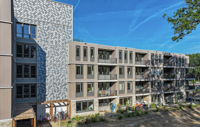 Pretty Plastic Facade Cladding at Satelliet Showroom Breda