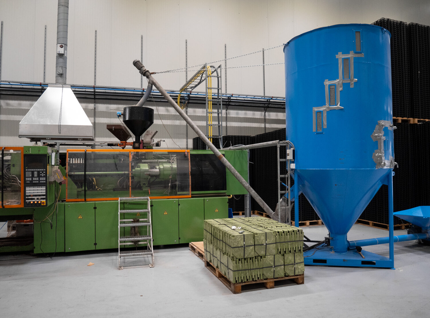 Pretty Plastic Panels - How It's Made | FRONT® Materials