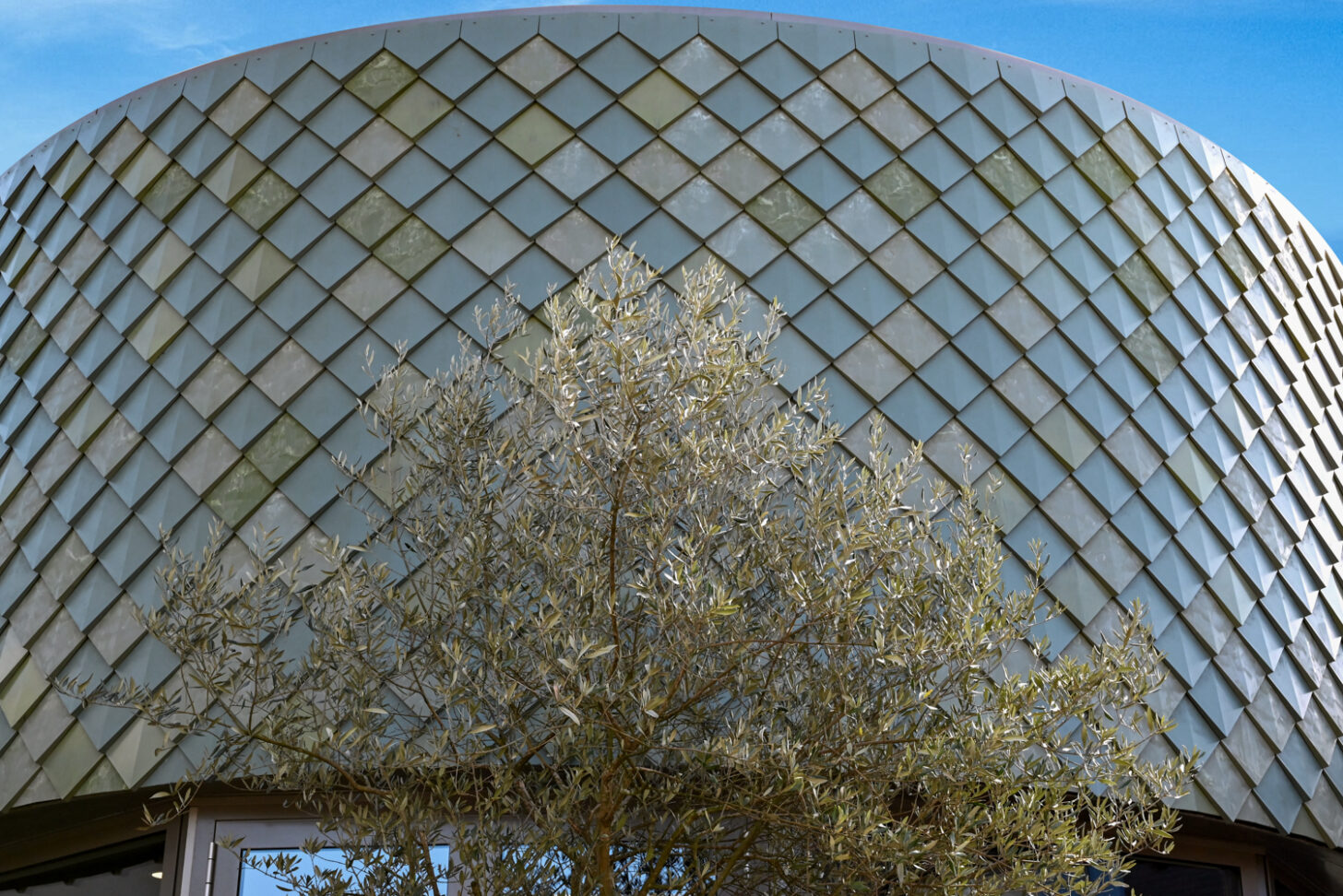 Pretty Plastic Facade Cladding at Satelliet Showroom Breda